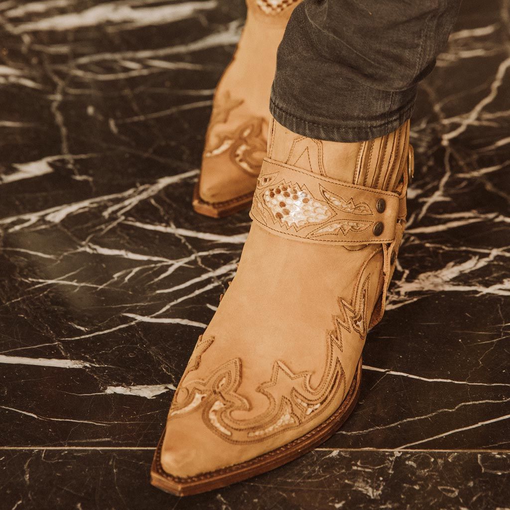 4661 CUERVO FLOTER TANG LAVADO – Sendra Boots